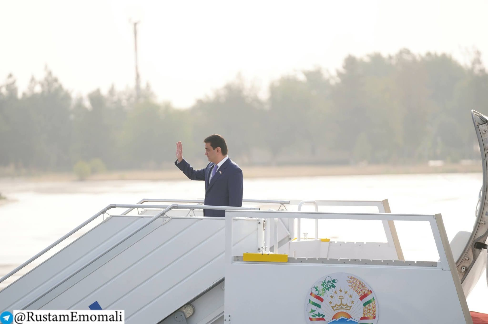 Сафари Рустами Эмомалӣ ба Қирғизистон - Pressa.tj